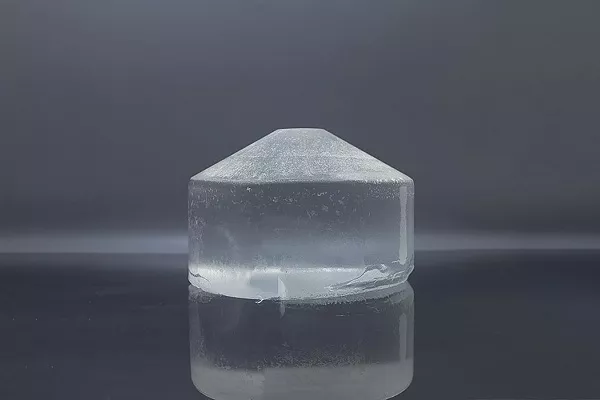 Birefringent Optical Crystals MgF2